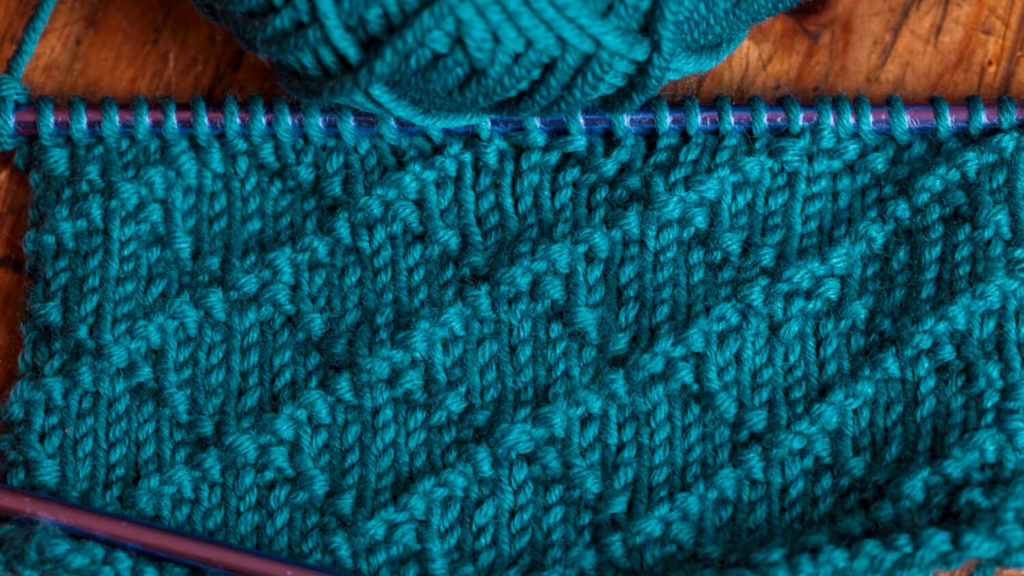 Comment tricoter le point de grille ? - Tricot Débutant